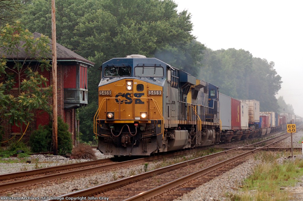 CSXT 5459(ES44DC) & CSXT 7912(C40-8W)